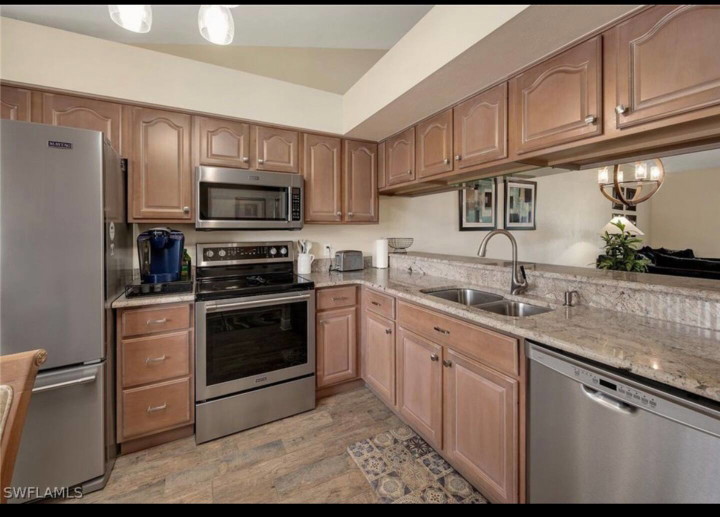 Beautiful Condo On Golf Course - Fort Myers