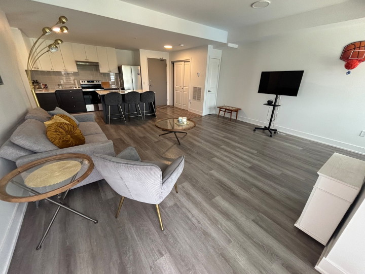 Luxury Condo With A Lake  View - Kawartha Lakes