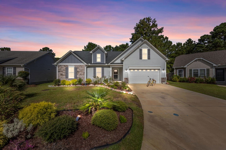 Modern 3br Home W/ Backyard, Firepit & Near Dt - New Bern, NC