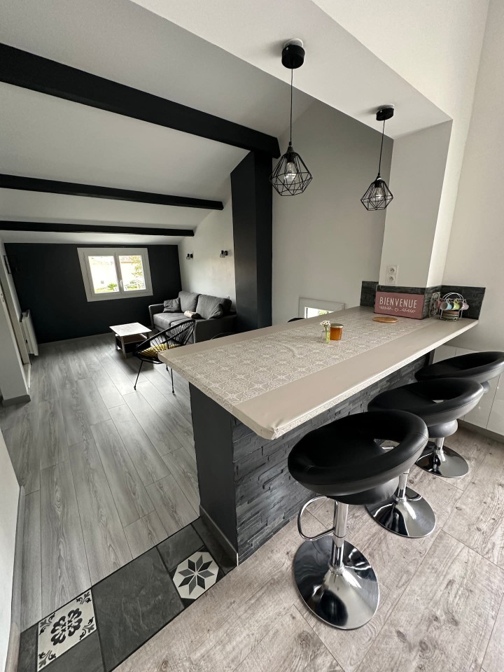 Logement Entier, Haut De Villa Refait à Neuf 65m² - Alpes-de-Haute-Provence