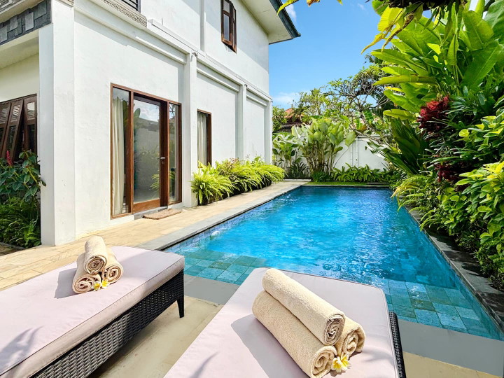 Seminyak Ultra-central Eat St., "Spotless, 10/10!" - Bali