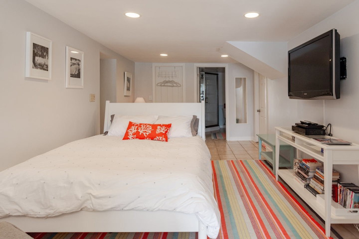Charming Seaside Bed And Breakfast. - 沙連