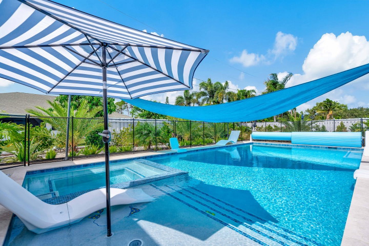 Resort-style Modern Retreat *Pet & Kid Friendly* - Port St. Lucie, FL