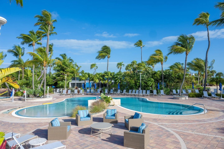 Fun Under The Sun | Beachfront, W/ Pool Onsite - Islamorada, FL