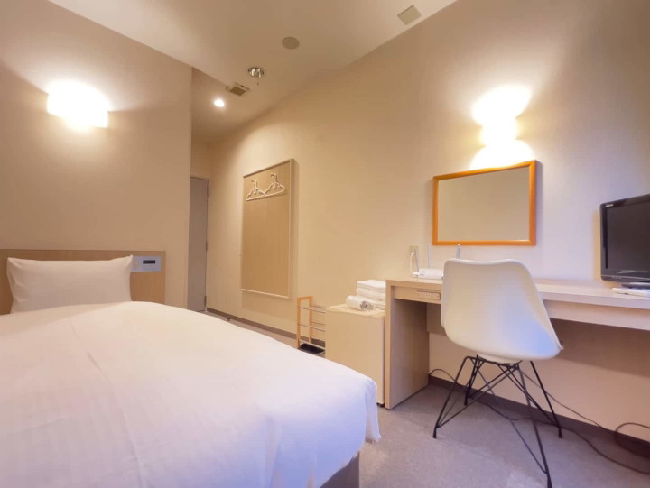 Single/2 Mins Nippombashi Station/6 Mins Dotonbori - Osaka