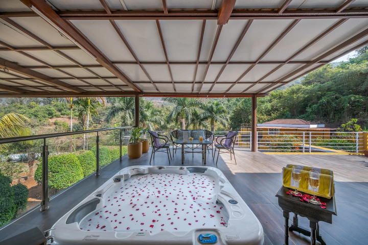 Villa In Mulshi | Ekam Lakehouse Farm & Jacuzzi - Lavasa