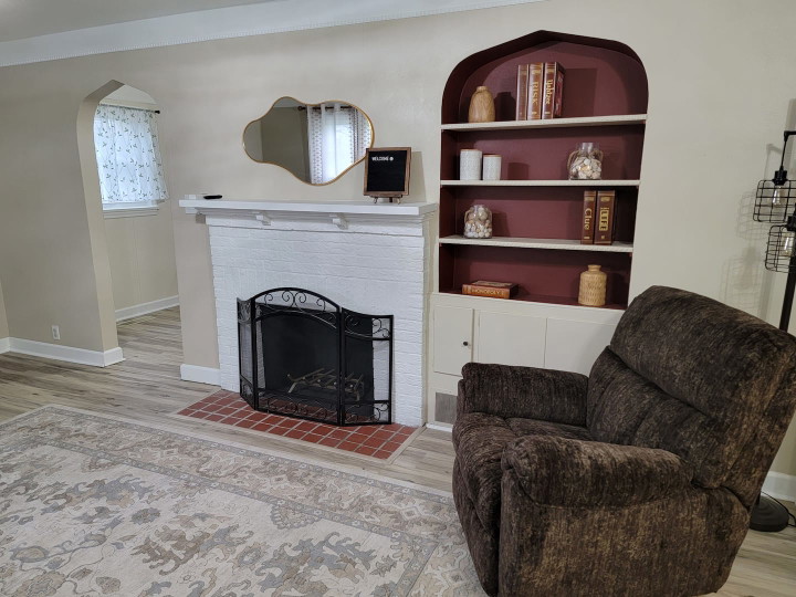 Country Cottage - Family And Work Crew Friendly! - Kokomo, IN