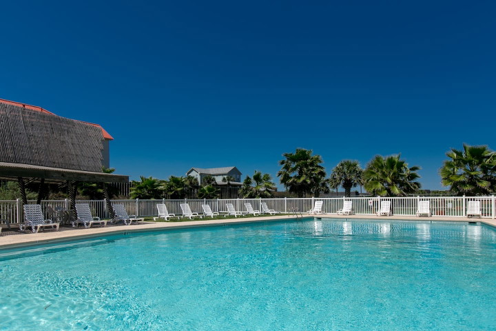 Saltwater Serenity | Studio, Steps To Beach! - Port Aransas, TX