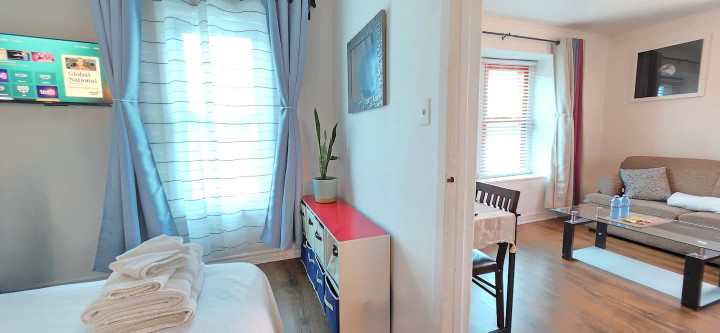 Zulu-1br, Queen+sofa Bed, Ac, Next To Tunnel To Us - Windsor, ON, Canada