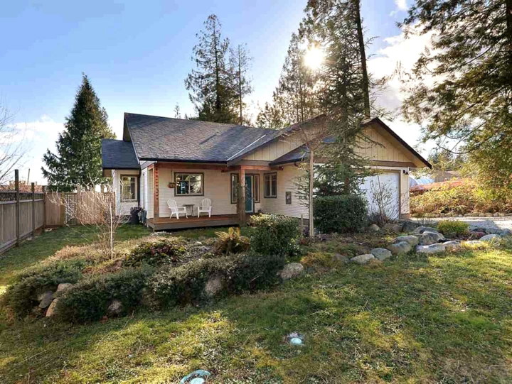 Spacious & Modern 3 Br Family Getaway In Gibsons - Sunshine Coast