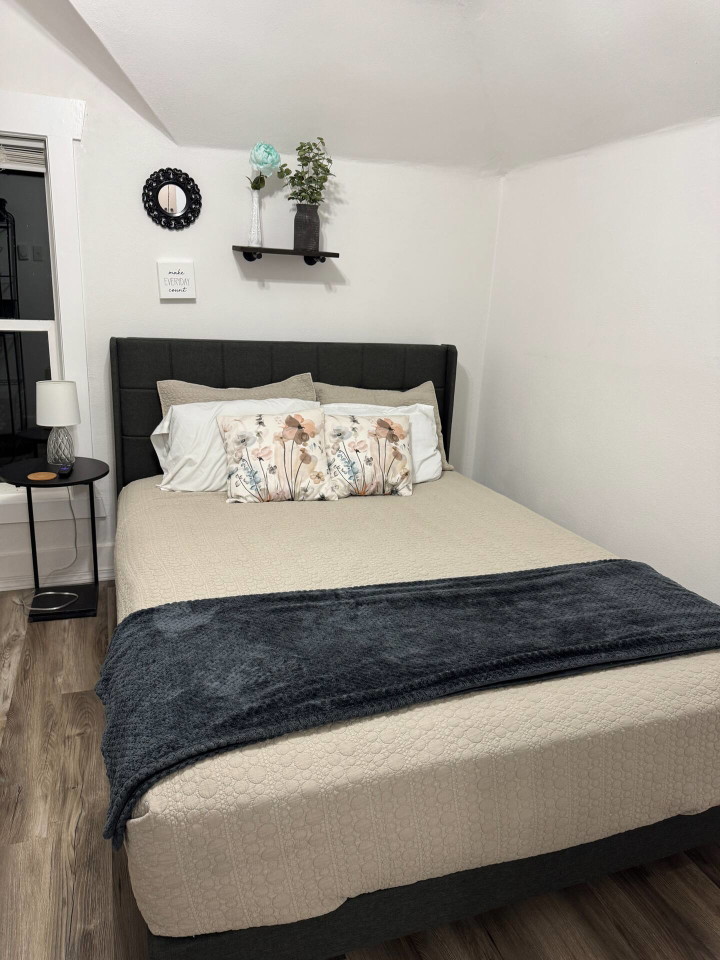 Unit 4. Private Fully Furnished - Wenatchee, WA
