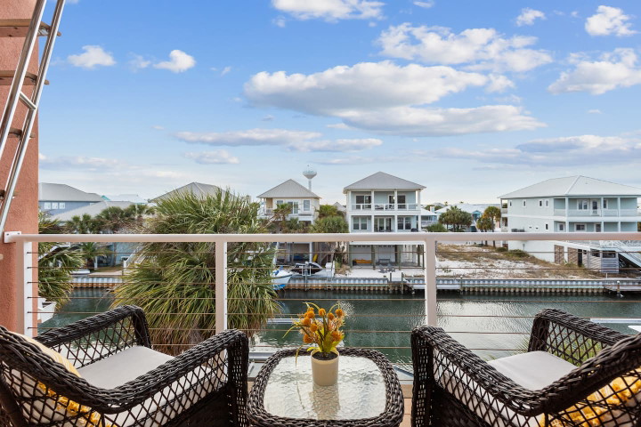 Waterfront Living, Steps To The Beach, Sleeps 15! - Navarre, FL