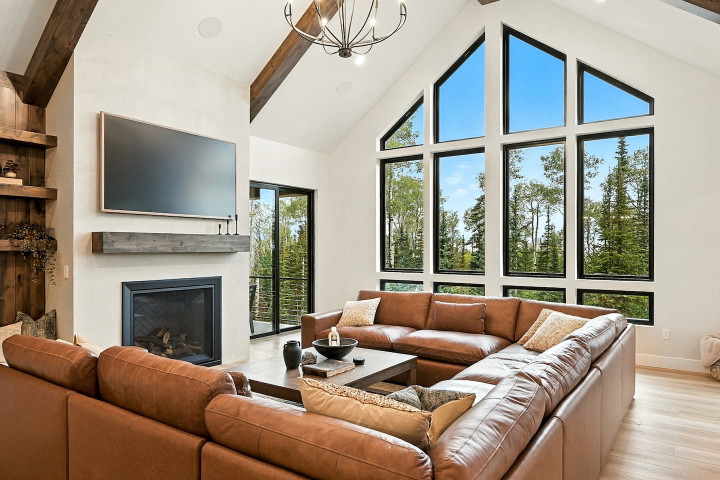Luxury Cabin With Arcade, Sauna, Custom Bunk Room - Brian Head, UT