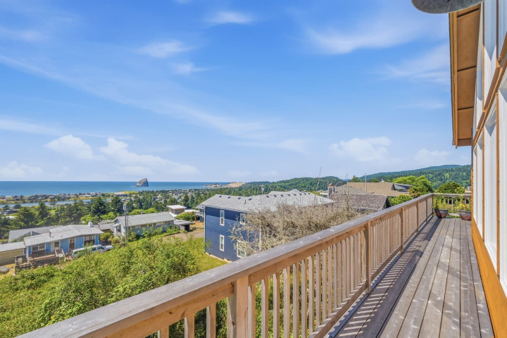 Panoramic Ocean Views, Grill, Wraparound Decks - Pacific City, OR