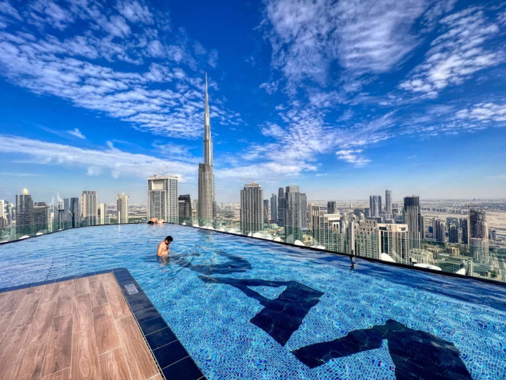 Highest Infinity Pool In Downtown Dubai - Dubái
