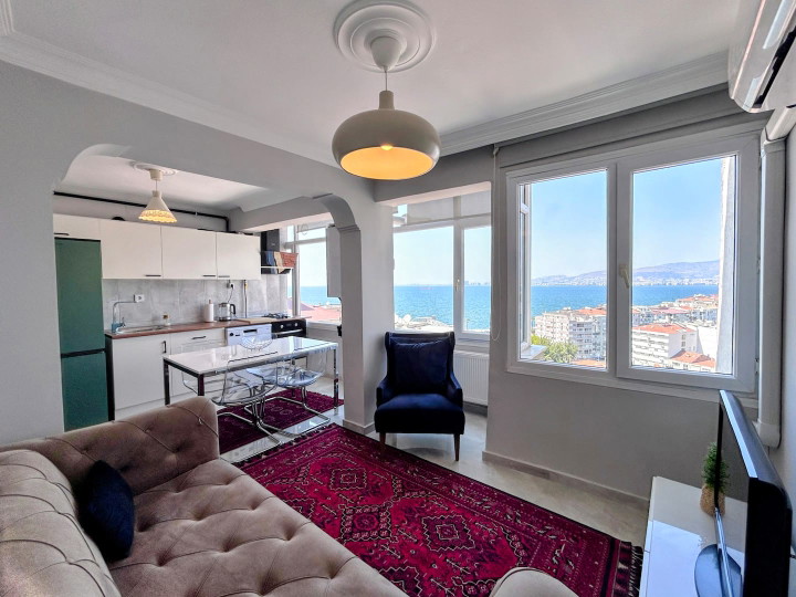 Renovated Comfy Apartment With Unique Sea View - İzmir
