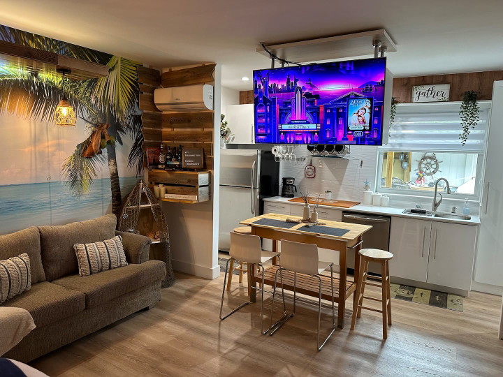 Studio/guest House 5 Min Away From Beach - Treasure Island, FL