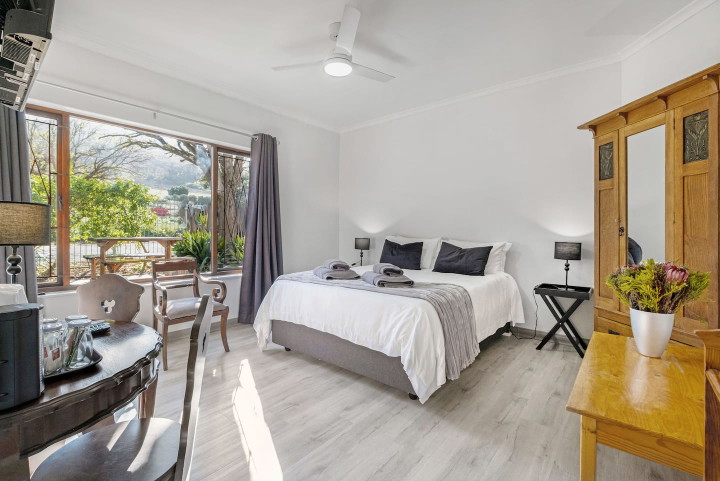 Paarl Selfcatering Black & White Unit - Paarl