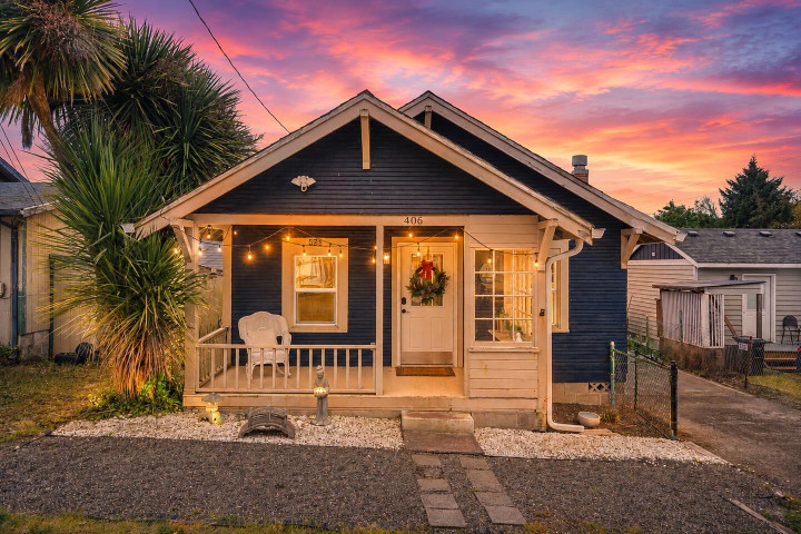 Salty Boho Bungalow | Dogs · Ev Charger · Bbq - Rockaway Beach, OR