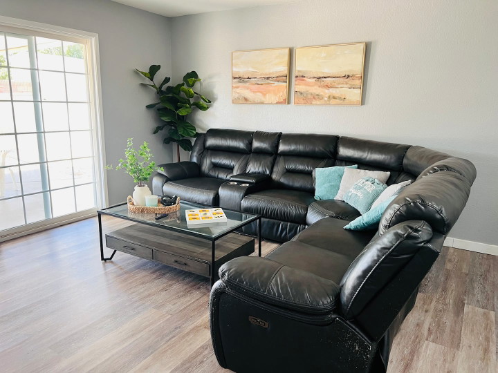 Chic 3br Home | Modern Comfort Close To Everything - Lancaster, CA