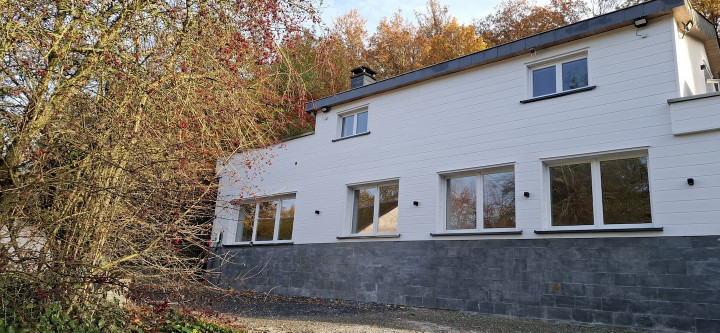 Chez Ellen, Gîte Spacieux De 9pers. Avec Jacuzzi - Bastogne