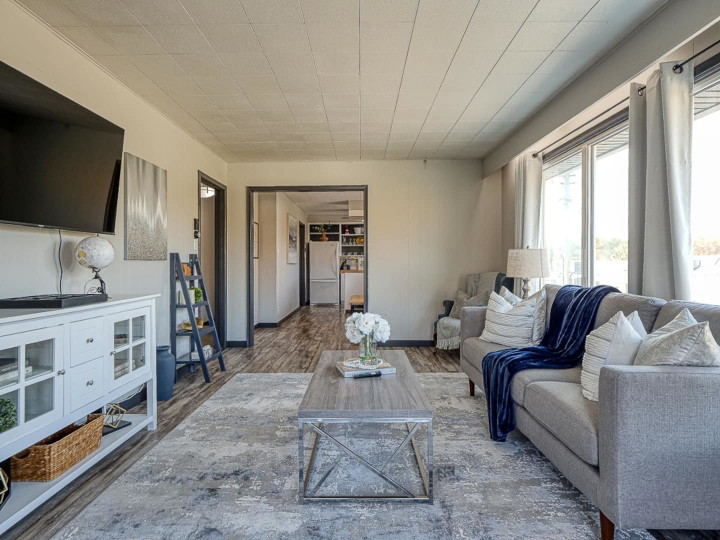 Bright 3 Bedroom Apartment - Woodstock
