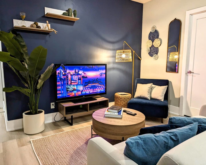 Chic & Lux Cn Tower Condo W Parking + Corner Unit - Toronto