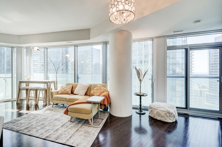 Condo Avec Vue Sur Le Lac : 2 Lits, 2 Salles De Bain, 1 Parking Gratuit - Toronto, ON