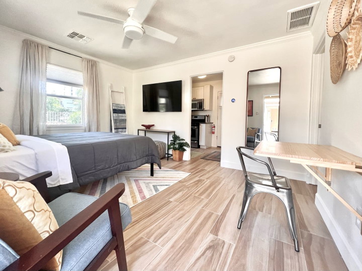 Historic Roosevelt Row Studio + Walk Everywhere - Phoenix