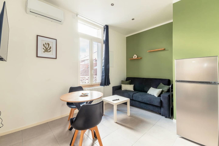 Cozy, Quiet And Air-conditioned 2 Bedroom - Lyon