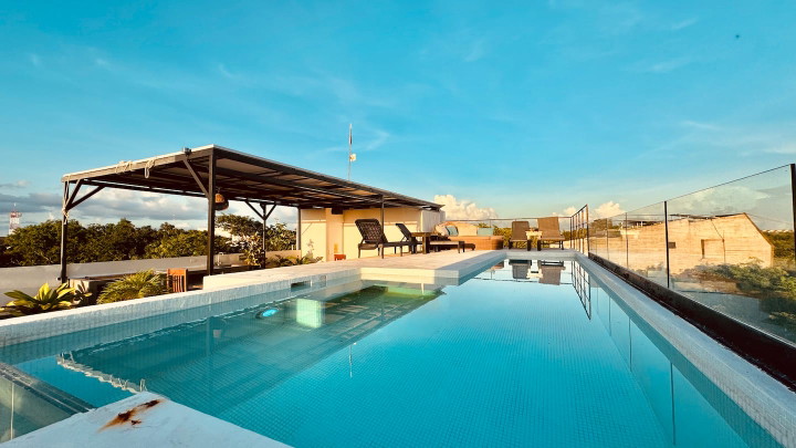 11 Bedrooms, 20+ Pax, Totally Private Rooftop Pool - Tulum