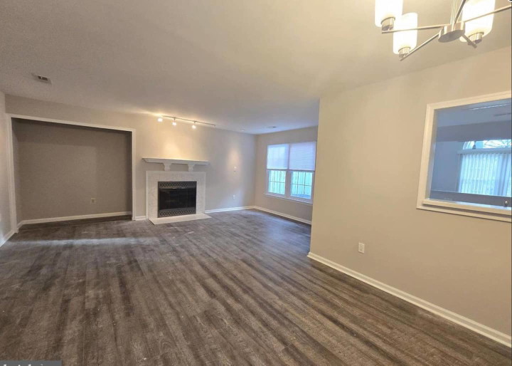 Escape To Your Place In Yardley! - Trenton, NJ