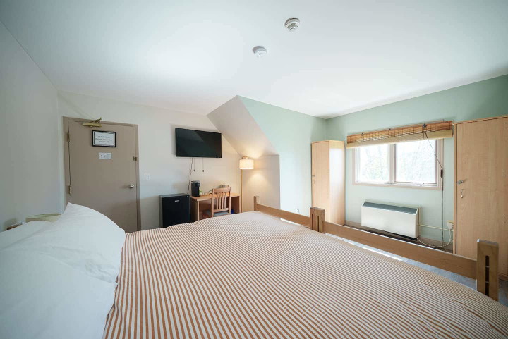 Relaxing King Suite Walk To The Beach Sleeps 2 - Port Dover