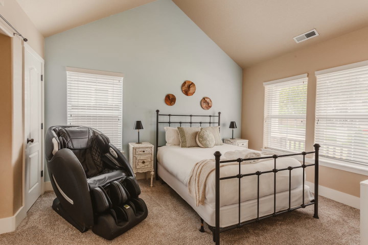 Sunshine Retreat-hot Tub,massage Chair,espresso&ev - Bend, OR