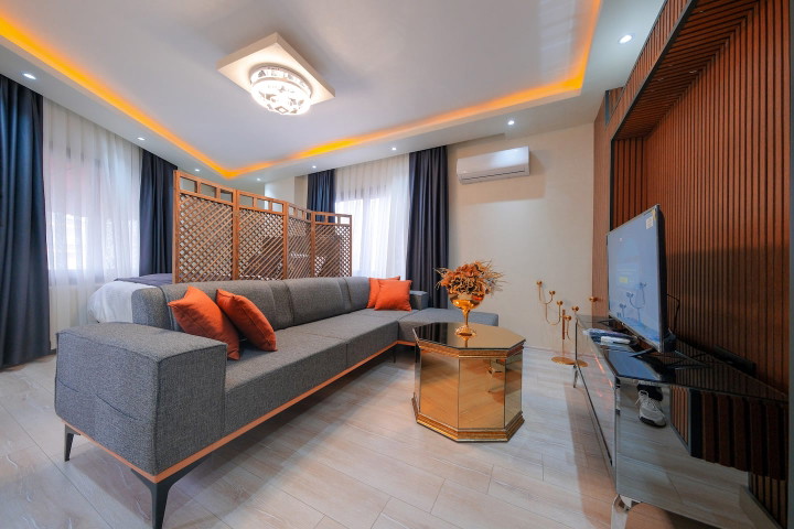 Spacious Luxury Room With Fireplace And Balcony In The Centre Of Mezitli - Mersin