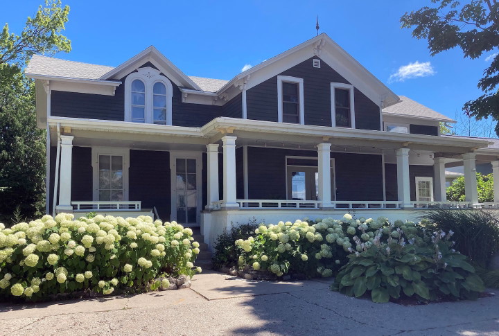 Historic Downtown Sturgeon Bay Suite, Door County - Door County, WI