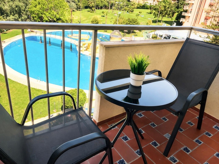 Bright Poolside Studio · Walk To Beach - Spain