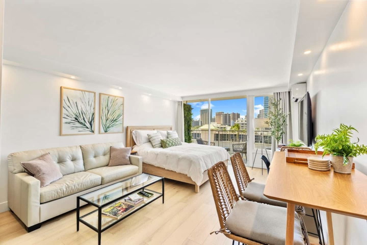 New! Elegant King Studio-waikiki Beach W/parking - Honolulu, HI