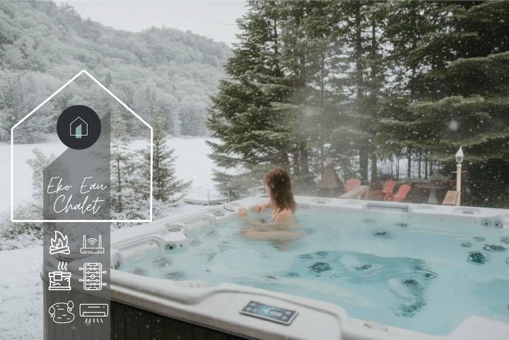 Lakefront Chalet W/ Hot Tub & Mountain Views - Quebec