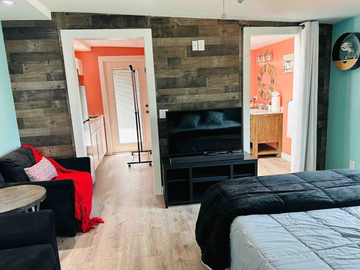 Guest Suite W/bath, Kitchenette, Separate Entrance - St. Augustine Beach, FL