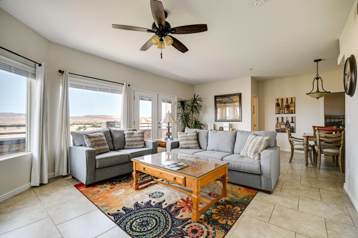 Golf Course Views & Private Deck: Mesquite Condo! - Mesquite, NV