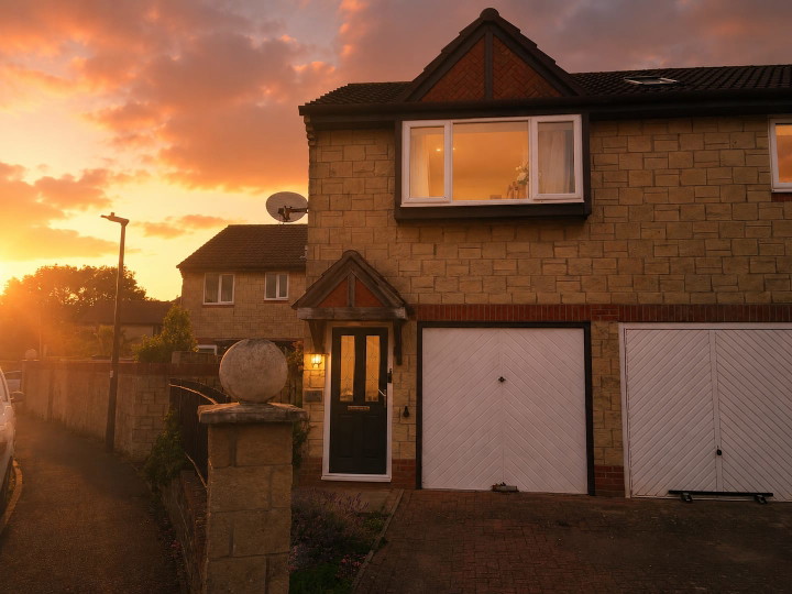 Family Friendly Coach House | Parking | Sleeps 4 - Weston-super-Mare