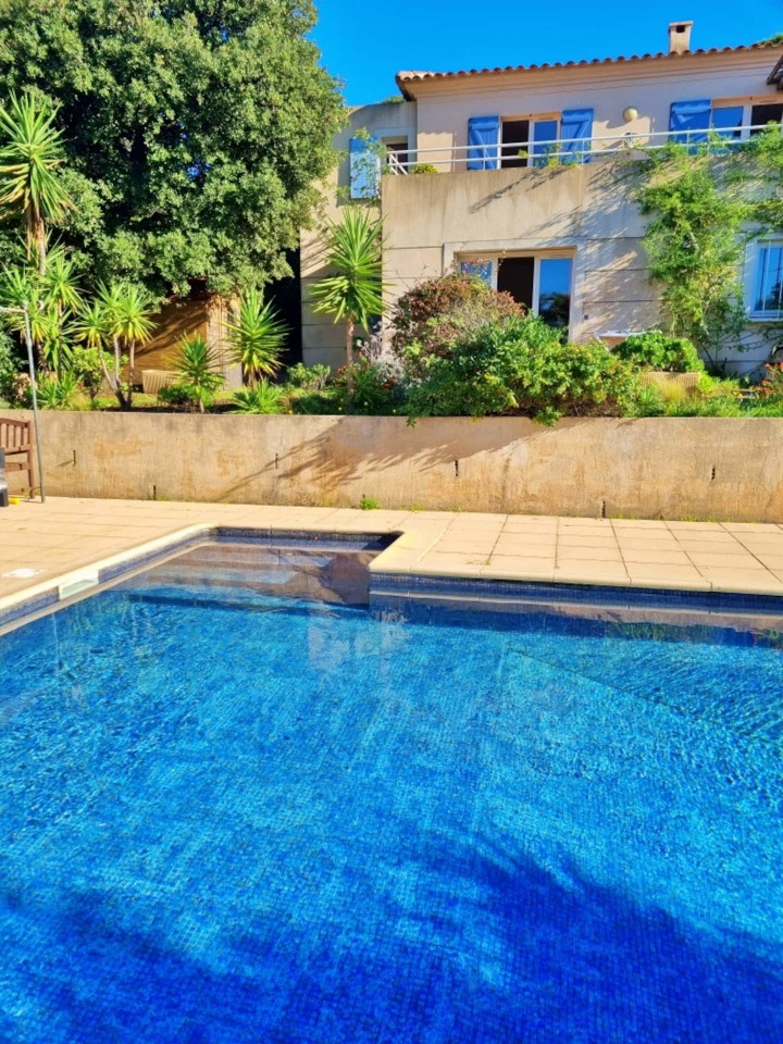 Pleasant 2-room Apartment In Calvi In A Villa With Pool - Calvi