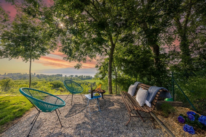 Blue Villa | Spacious, Firepit, Stunning Lake View - Yvonand