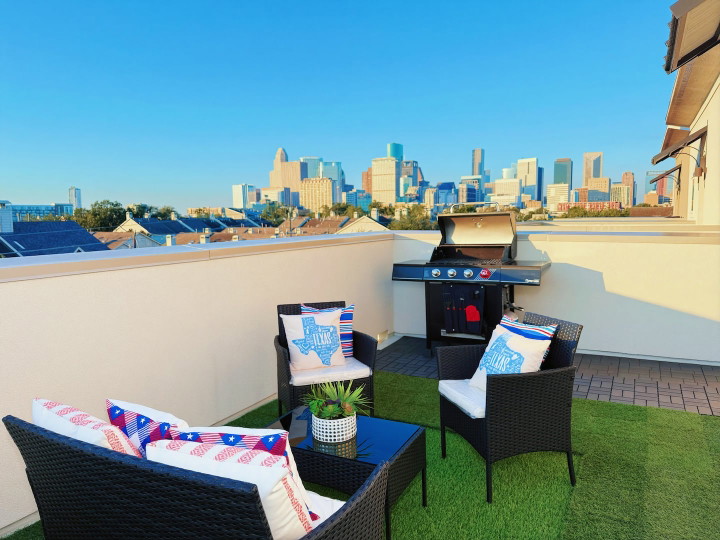 Modern Midtown Gem W/skyline View Rooftop/bbq/5bed - Houston, TX