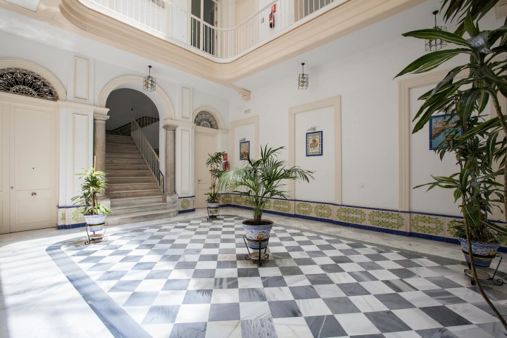 Appartement Très Central Dans Une Maison-palais - Cadix