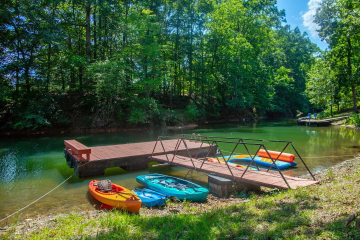 Clemson Lake House - Dock, Hot Tub, Kayaks - Clemson, SC