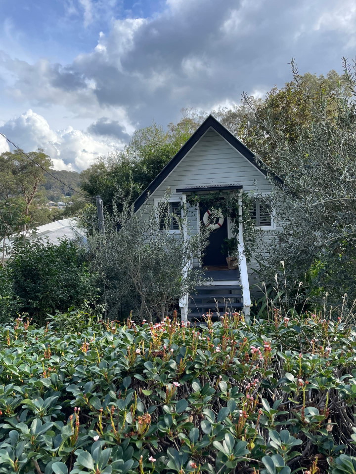 Separate Couples Retreat: Treed Canopy & Waterview - North Shore