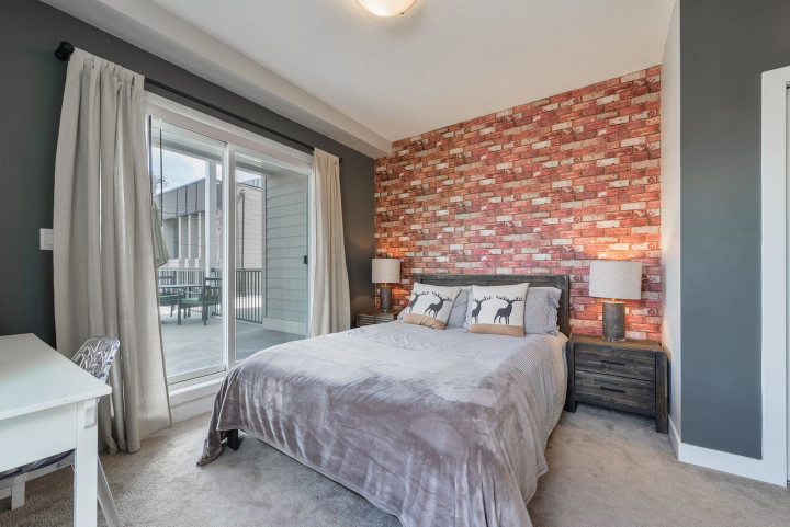 Old Strathcona/whyte Ave Condo W Big Patio! - Edmonton
