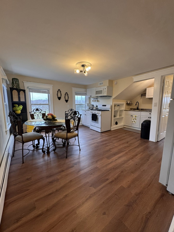 Charming Apartment Near Yale - Branford, CT